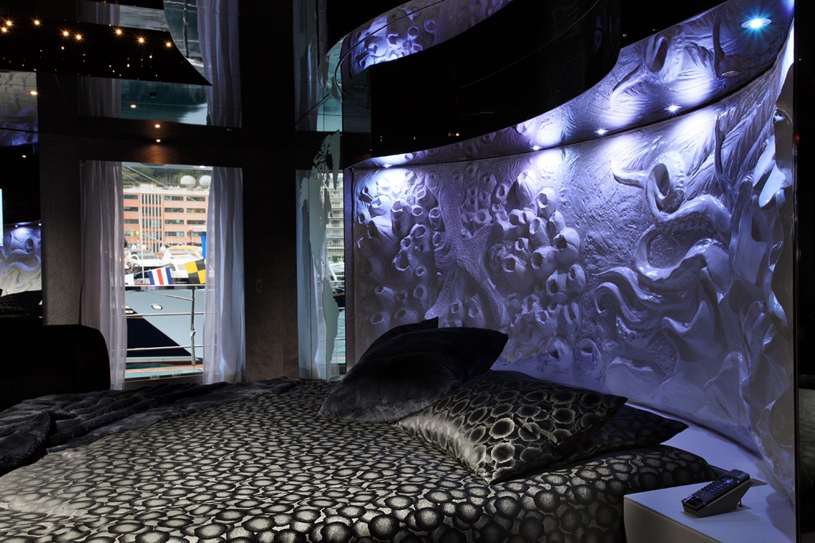 Yacht SEA FORCE ONE, Admiral | CHARTERWORLD Luxury Superyacht Charters